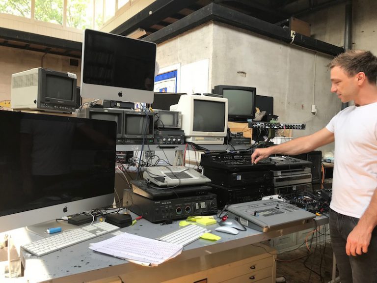 Een gesprek met Birgit Donker: “In Nederland denken we altijd in Of/Of ...